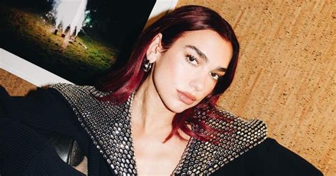 Dua Lipa Οι άνθρωποι δεν θέλουν να είσαι κάτι σαν πολιτικός δεν