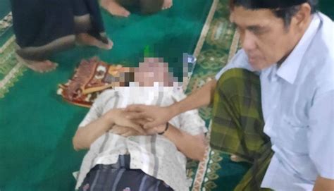 Seorang Pria Meninggal Di Masjid Way Halim Bandar Lampung Saat Salat