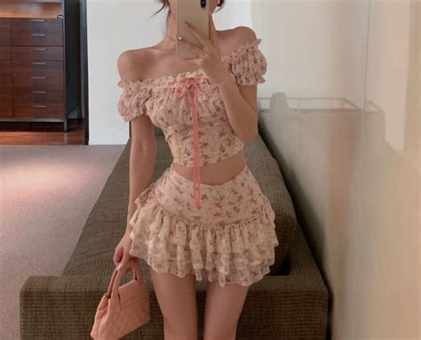 플로럴 투피스 셋업 오프숄더 크롭 블라우스 캉캉 미니 스커트 프릴 미니 스커트 투피스 셋업 프릴 블라우스 섹시 투피스 글램 투피스 이벤트 페스티벌 Bj 여캠 방송 홀복