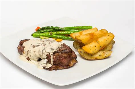 Filé Mignon Ao Molho De Gorgonzola Delícia Sofisticada