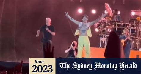 Video Harry Styles Performs Duet With Daryl Braithwaite On Last Night Of Aussie Tour
