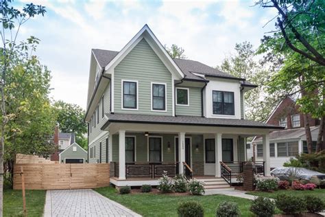 Modern Craftsman Style Home Exterior