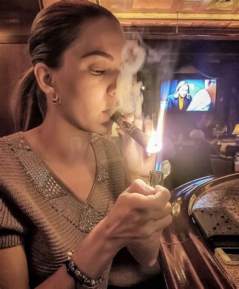 How To Smoke A Cigar Cigar Club