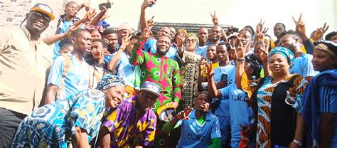 Ada Ogbu Hosts Youth Political Group In Nara Country Home — Jungle