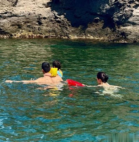 朱珠意大利艳阳下的幸福哲学！辣妈泳装秀丰腴之美 360娱乐，你开心就好