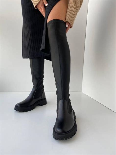 Стильні чоботи панчохи жіночі чорні шкіряні шкіра стрейч демі демісезонні осінні весняні