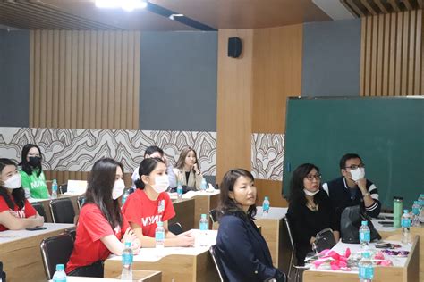 “Франкофон карьер хөгжлийн төв” өөс санаачлан карьер манлайллын