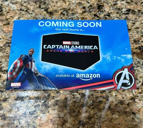 Нового Капитана Америка в новом костюме засветили в фильме Marvel ...