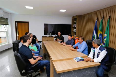 Novo Delegado De Polícia De Sorriso Visita Gabinete Do Prefeito R9 News