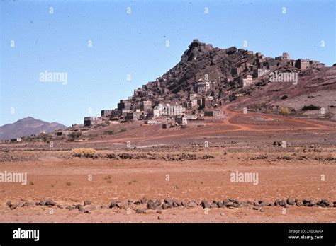 Bl Ck Across A Plain To A Yemeni Mountain Village On The Way To Shibam