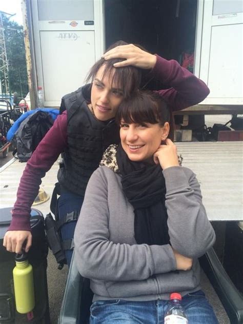 Katie Mcgrath And The Make Up Artist Of The Throwaways Note Katies Bangs Are Not Real She