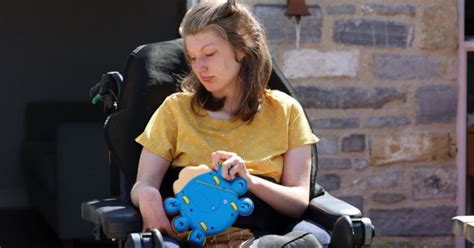 Люди з усього світу розшукують улюблену іграшку дівчинки фото Oboz Ua