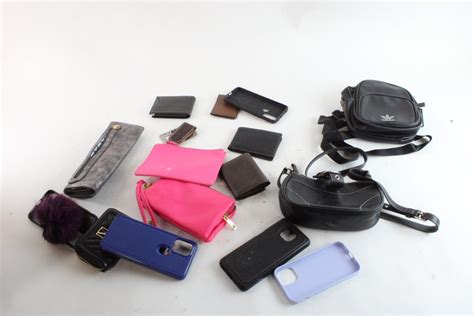 Assorted Wallets Phone Cases And More 10 Pieces Property Room