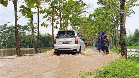 Hujan Deras Di Banyumas Berakibat 65 Titik Longsor Dan 10 Kejadian