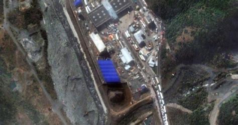 4地并入俄罗斯之际20万俄罗斯人逃出国门实拍俄格边境大堵车 俄罗斯 边境 美国 新浪新闻