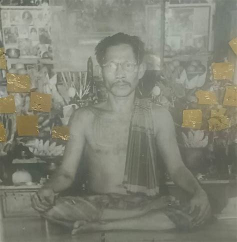 ภาพหาดูยาก อัตราค่าบูชาครู ของขลังสายพ่อเที่ยง น่วมมานา Facebook