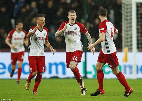 West Ham 2 1 West Brom Andy Carroll Scores Late Winner Daily Mail Online