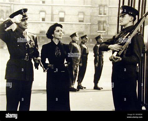 Elizabeth Taylor Robert Taylor Michael Robert Taylor Ist Stolz Auf Seine Schoene Melinda