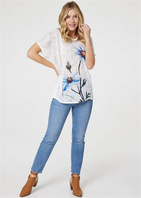 Izabel London White Embellished Daisy Print T Shirt Matalan