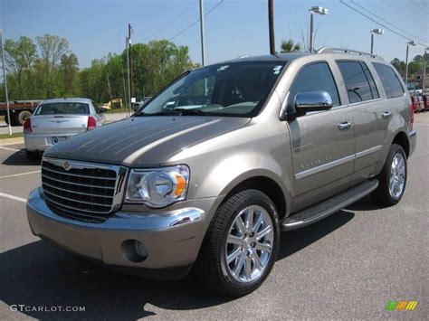 2007 Light Khaki Beige Metallic Chrysler Aspen Limited HEMI 7397808