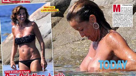 Il Topless Di Cristina Parodi Per L Estate 2012