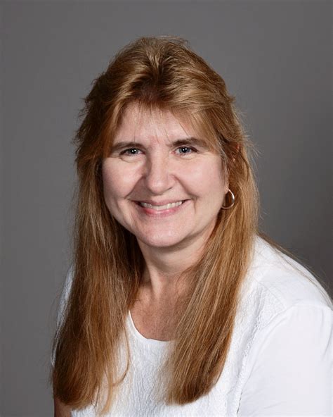 Ellen Ayoubs Instagram Twitter And Facebook On Idcrawl