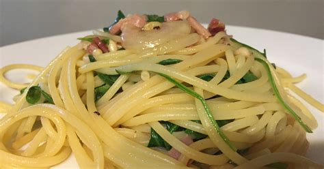 ルッコラ、松の実とベーコンのスパゲッティ By Giansuke 【クックパッド】 簡単おいしいみんなのレシピが315万品