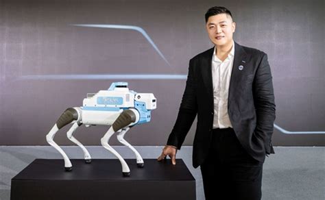 new framework for vision language navigation in legged robots