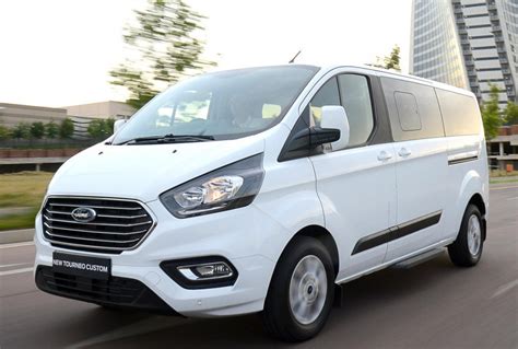 Ford Tourneo Custom Foto Di Interni Ed Esterni Mezzi Commerciali