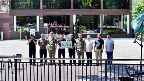 月亮湾风景区“军人驿站”正式揭牌 退役军人事务局