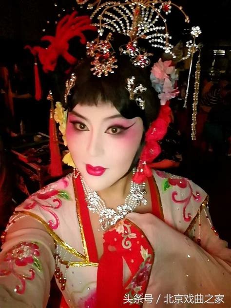 反串名家趙兵偉人民會堂粉墨登場將古風與時尚風完美結合與李王剛不分雌雄 每日頭條