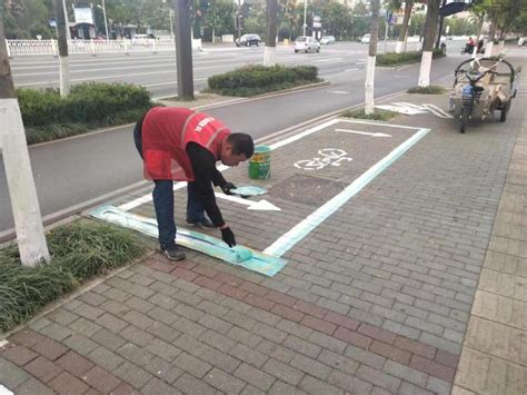 淄博市城市管理局 工作要闻 淄博高新区规范共享单车停放让“文明”归位