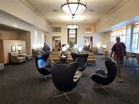Sfo United Airlines Int G Lounge San Francisco Reviews Loungeindex
