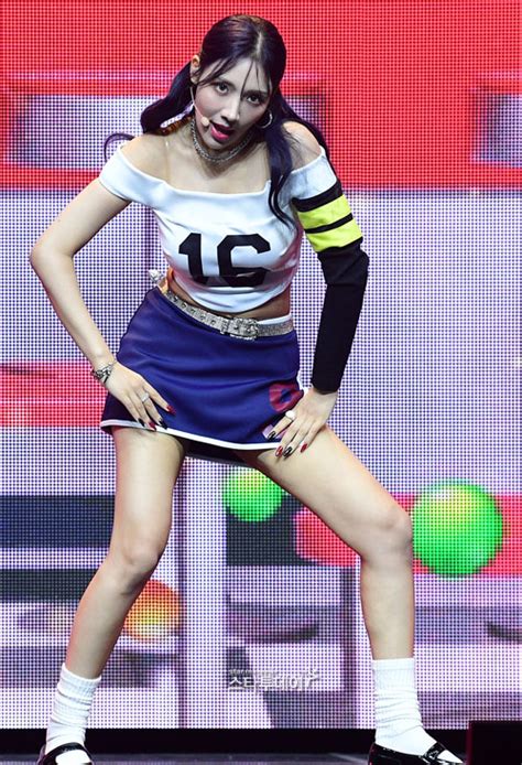 포토 초원 강렬한 눈빛 스타투데이