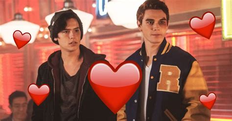 Are Riverdales Archie And Jughead Bffs In Real Life