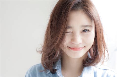 この夏は「おでこ出し」にチャレンジしてみよう！前髪を上げたヘアスタイルのコツとアレンジをご紹介