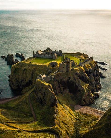 Home To The Earls Of Marischal Dunnottar Castle Has Held Host To