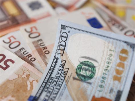 Curs Valutar BNM Pentru 17 Martie Cat Costa Astazi Un Euro Si Un Dolar