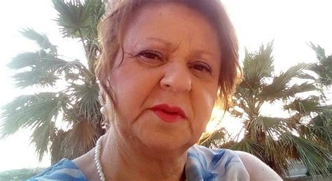 Erina Licari Chi Era La Donna Di 62 Anni Uccisa Dal Suo Cane «gli Stava Dando Da Mangiare L
