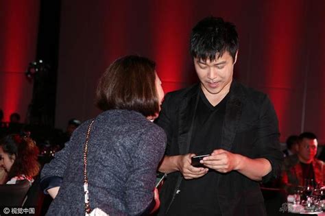 陳思誠「出軌」風波後亮相 春風滿面心情好 每日頭條