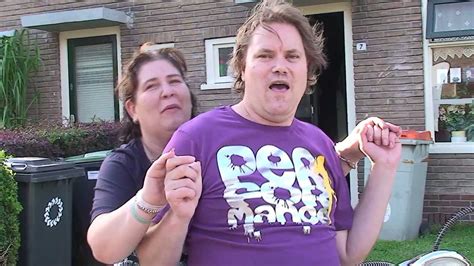 Zanger Rinus Met Romana Op De Scooter Chords Chordify