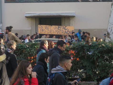 Au Coeur De La Manifestation Lycéenne à Lyon Lyon Bondy Blog