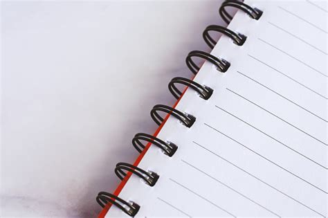 사무실과 학교에 대 한 백색 대리석 배경에 나선형 빈 노트북 공급 개념 계획에 대한 스톡 사진 및 기타 이미지 계획 공란