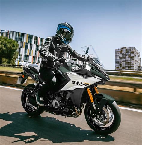 Motorrad Vergleich Suzuki GSX S GX Vs BMW S XR