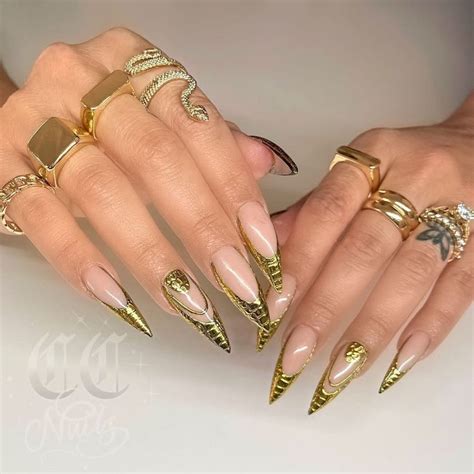 13 Gold Chrome Nail Designs That Are So Main Character Coded