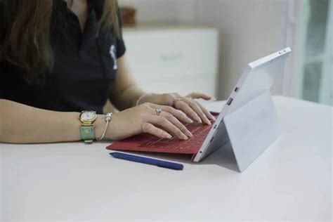 Hp Spectre Vs Surface Pro Which Laptop Is A Better Choice