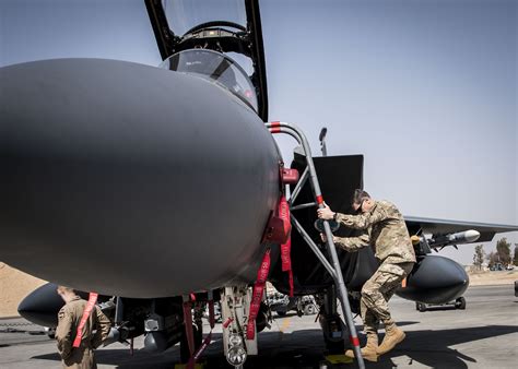 Centcom Commander Visits Deployed Airmen And Soldiers Us Air Forces