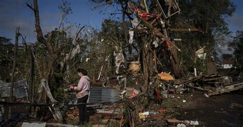 Las lluvias torrenciales causadas por un ciclón dejan al menos muertos en el sur de Brasil
