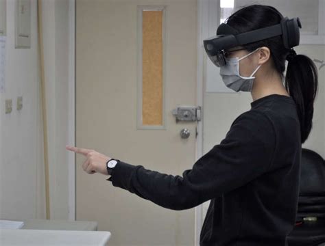 Pointing Task On Virtual Keys Wearing The Hololens Device Download Scientific Diagram