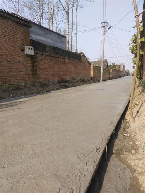 西平縣蘆廟鄉果莊村鄉村道路修建中 每日頭條